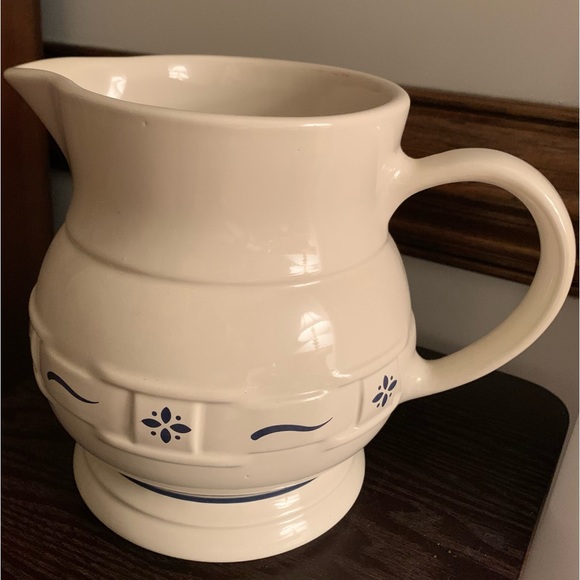 Longaberger | Kitchen | Vintage 64 Oz Longaberger Juicemilktea Pitcher ...
